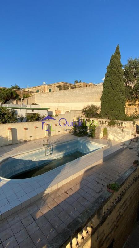 Detached Villa in Iklin - REF 25876