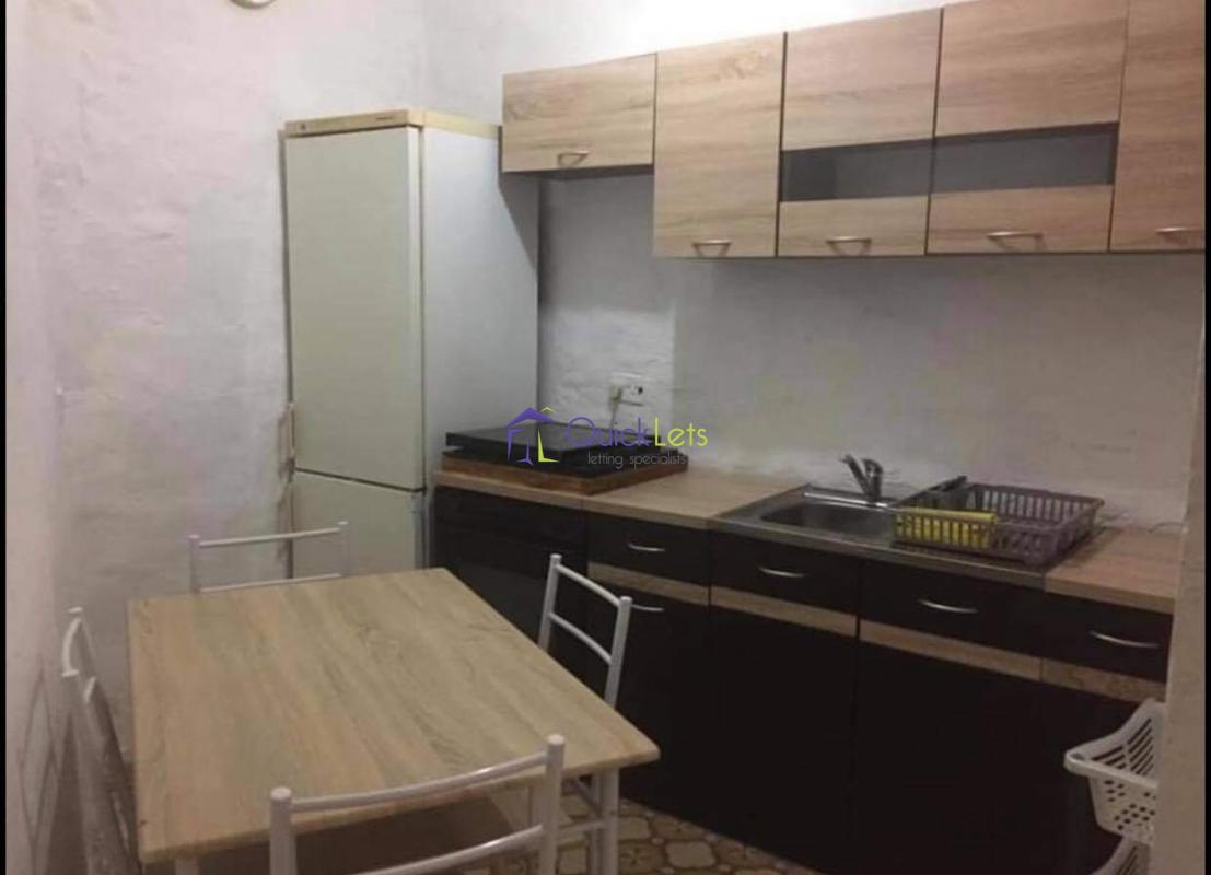 Townhouses in Zebbug - REF 66040