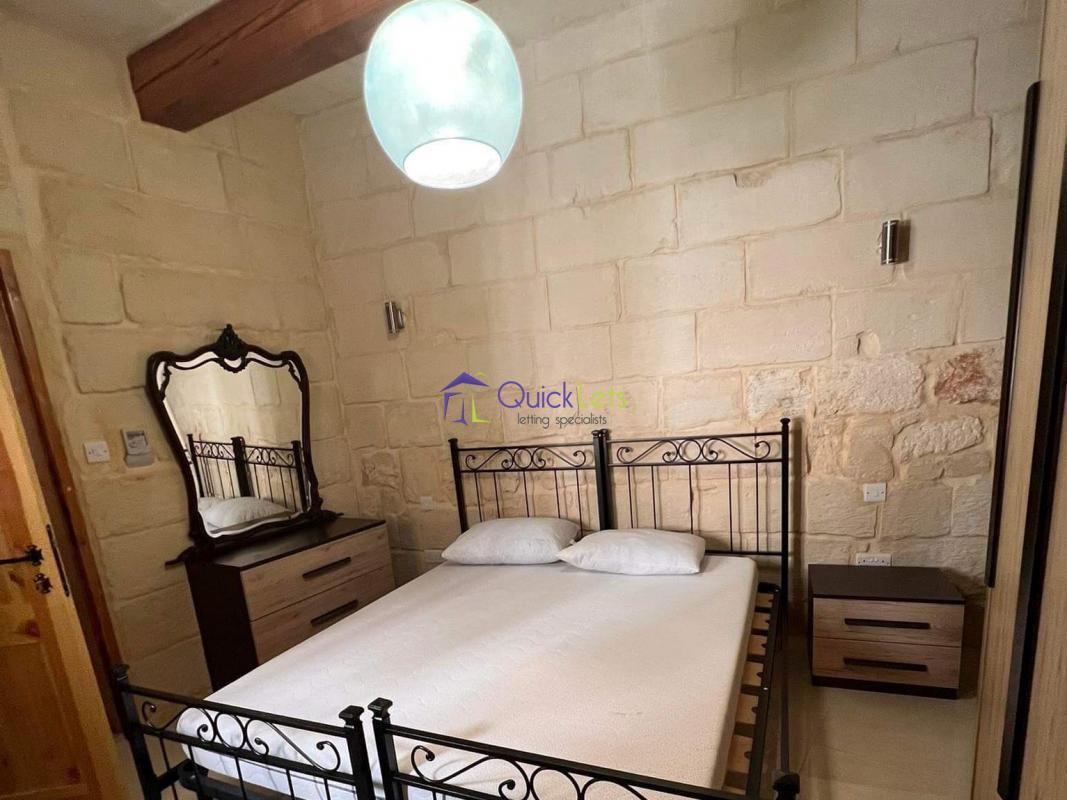 Rooms in Malta by Quicklets