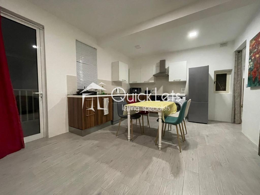 Rooms in St. Paul's Bay - REF 84591